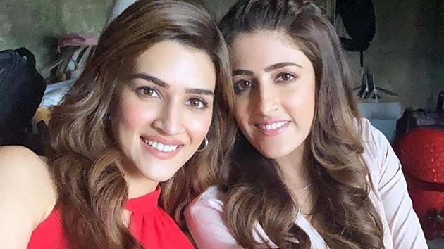 Kriti Sanon Biography: Net Worth, Age, Movies, Education, Sister, Height, Wiki